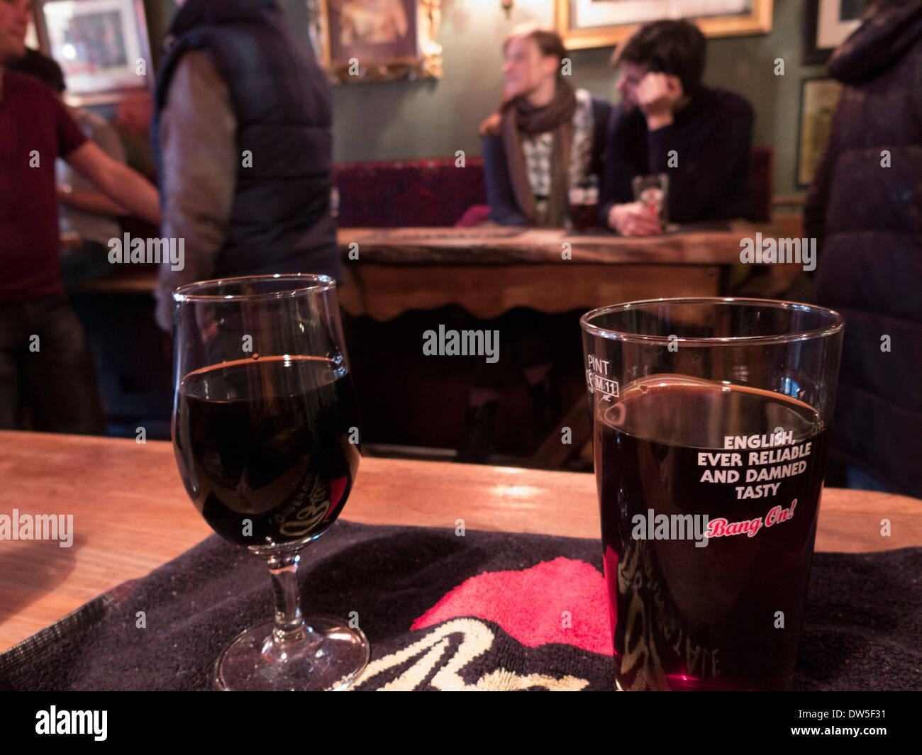 The black dog whitstable hi-res stock photography and images - Alamy