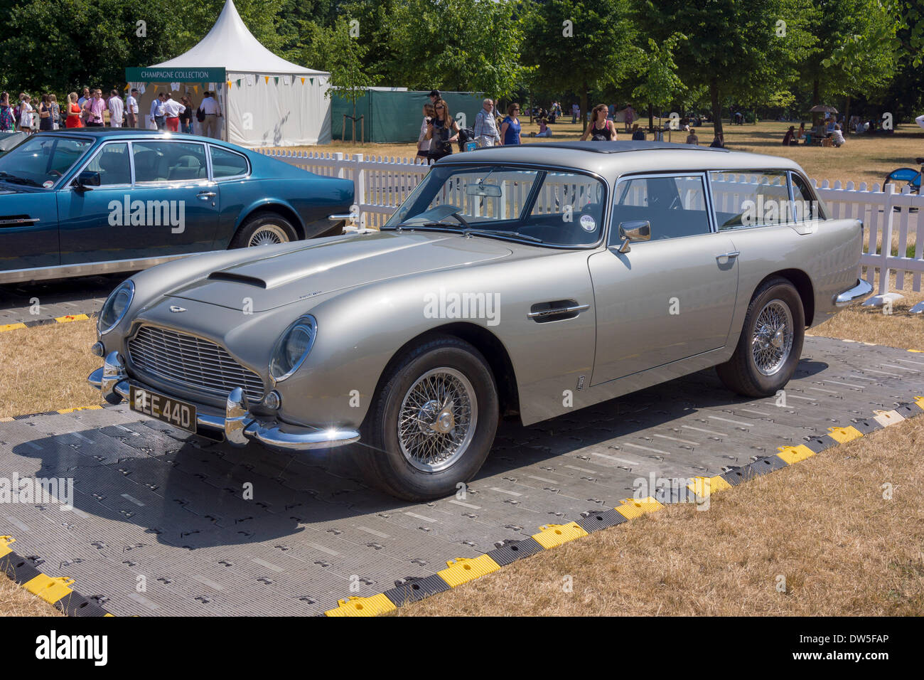 Shooting brake hi-res stock photography and images - Alamy