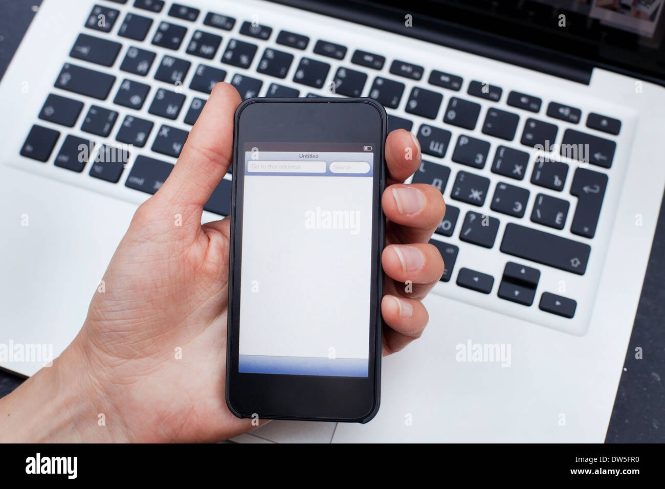 Laptop internet screen hi-res stock photography and images - Alamy