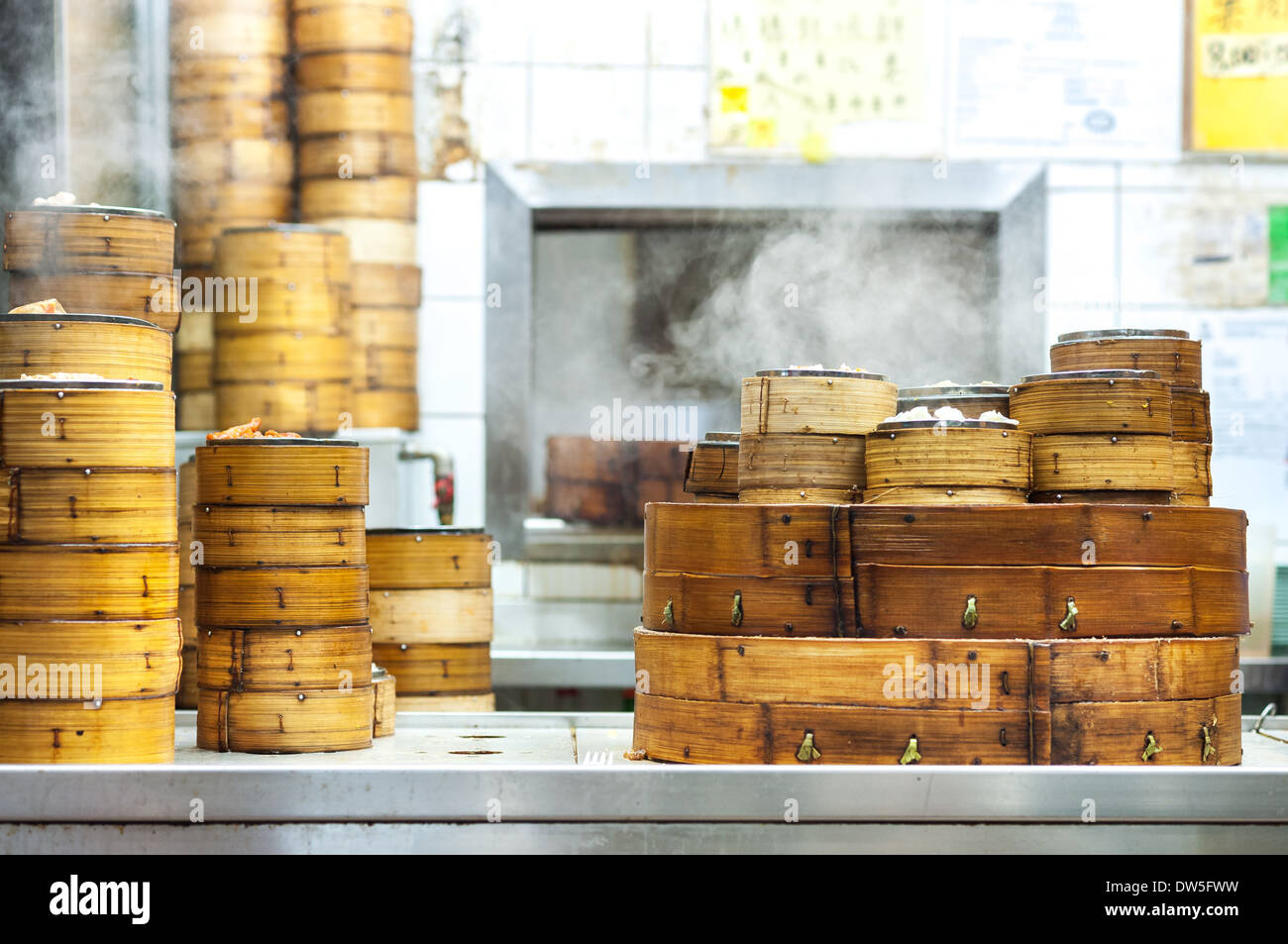 Stack of bamboo steamer hi-res stock photography and images - Alamy
