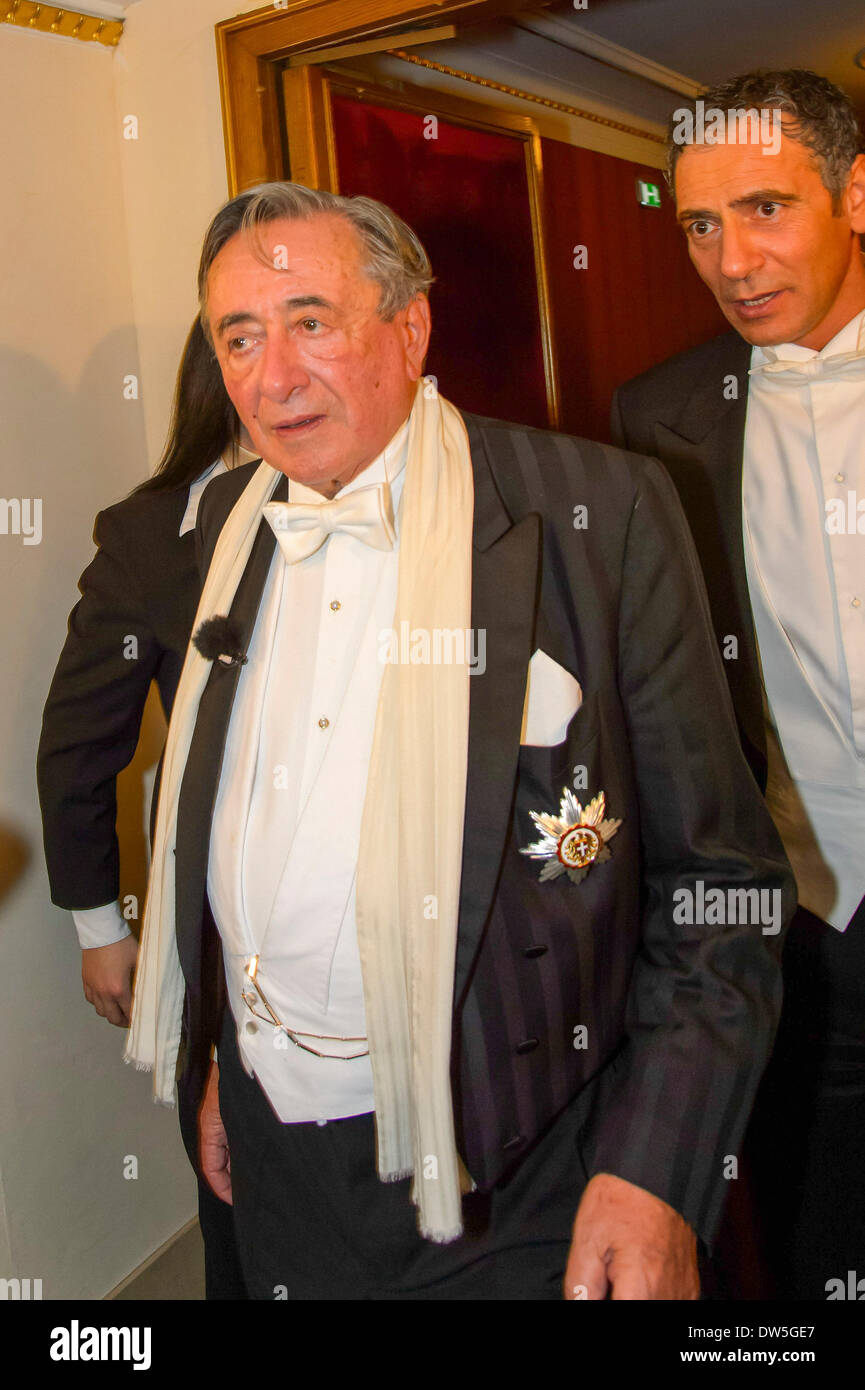 Vienna, Austria. 28th Feb, 2014. Richard LUGNER comes with deprimiertem ...