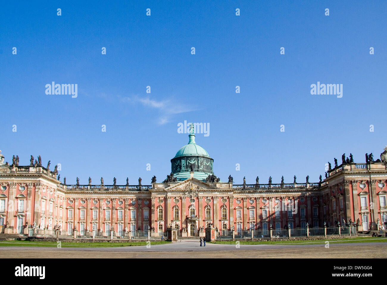 New palace hi-res stock photography and images - Alamy