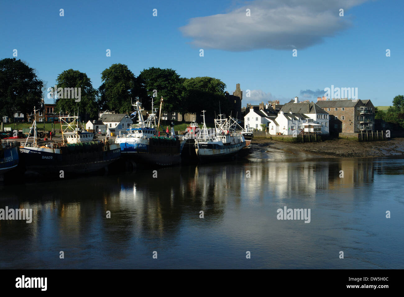 Kirkcudbright and Kirkcudbright Harbour, Dumfries and Galloway Stock ...