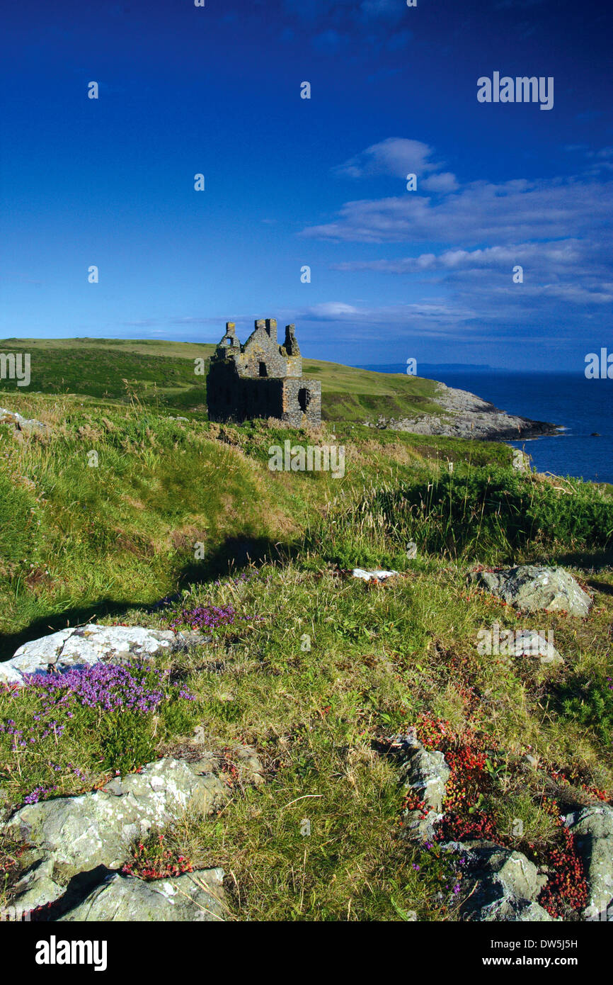 Dunskey castle hi-res stock photography and images - Alamy
