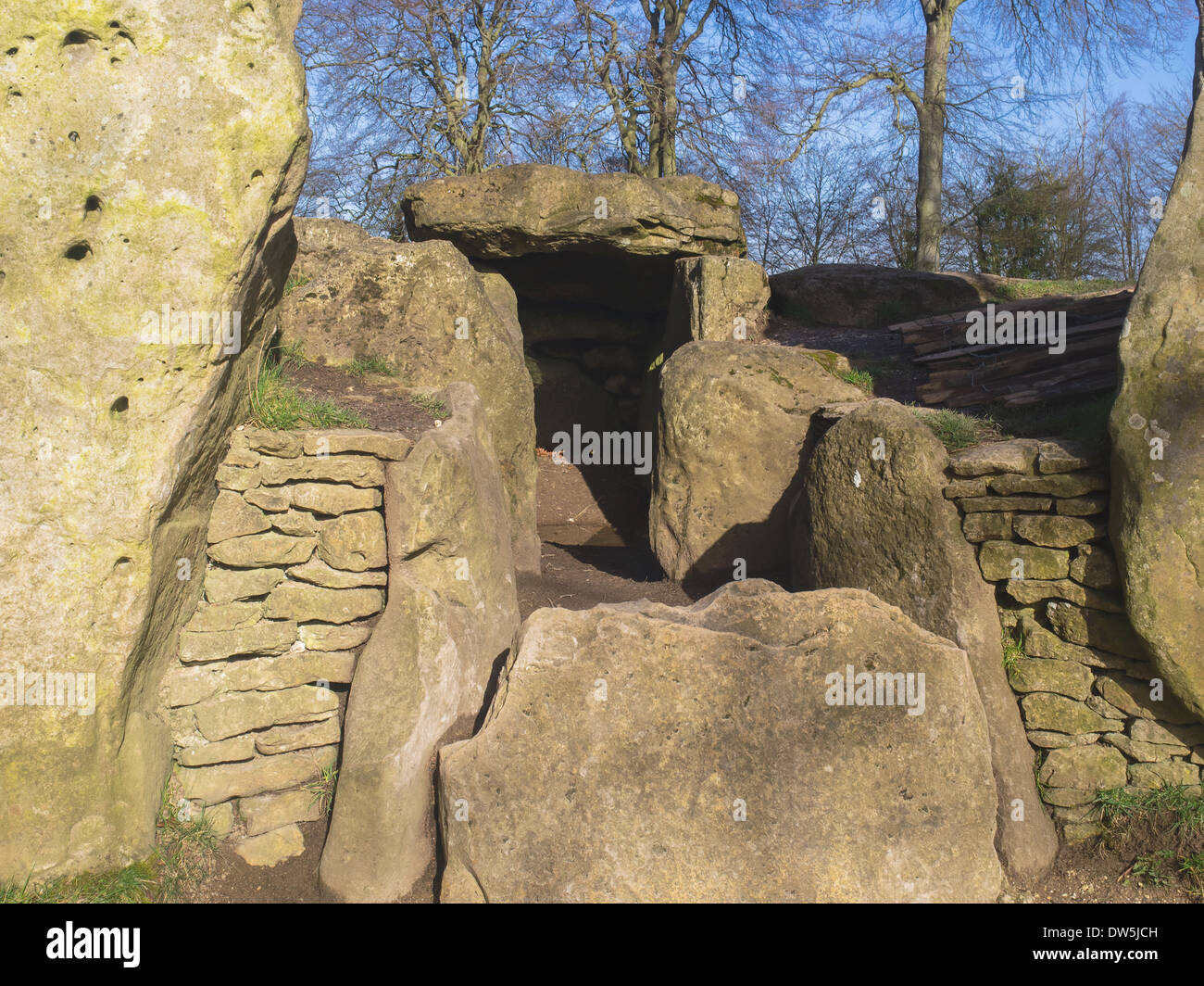 Long barrow uk hi-res stock photography and images - Alamy