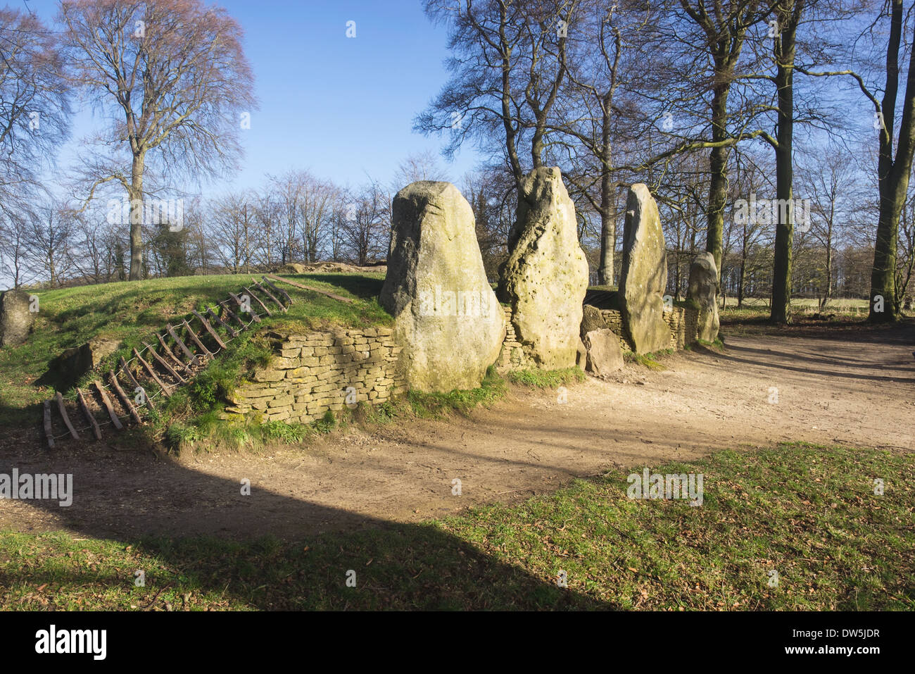Wayland's Smithy Long Barrow in Oxfordshire, England, UK Stock Photo ...