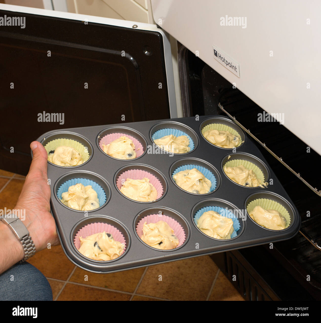 Uncooked cupcakes hi-res stock photography and images - Alamy