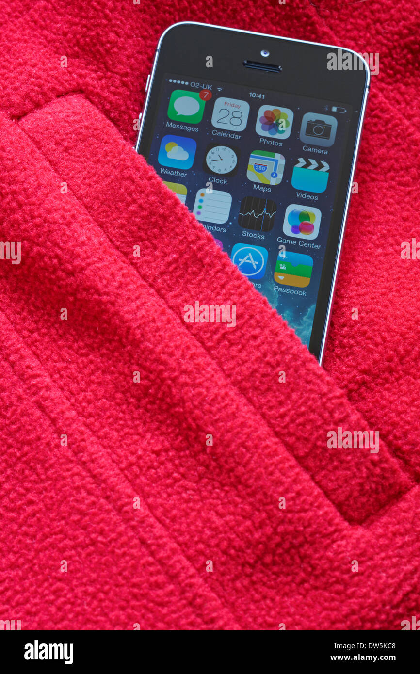 Iphone showing app hi-res stock photography and images - Alamy