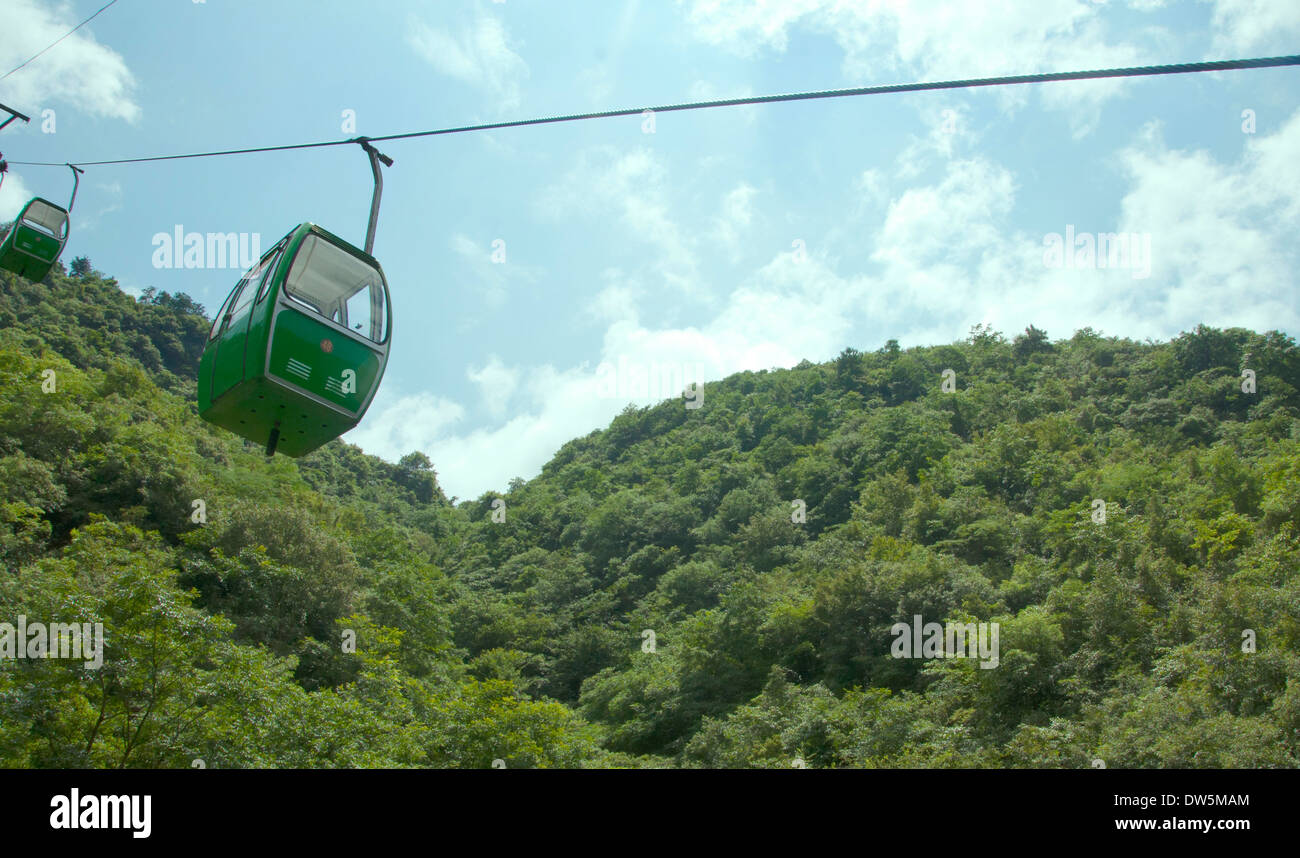 High alpine cable car hi-res stock photography and images - Alamy