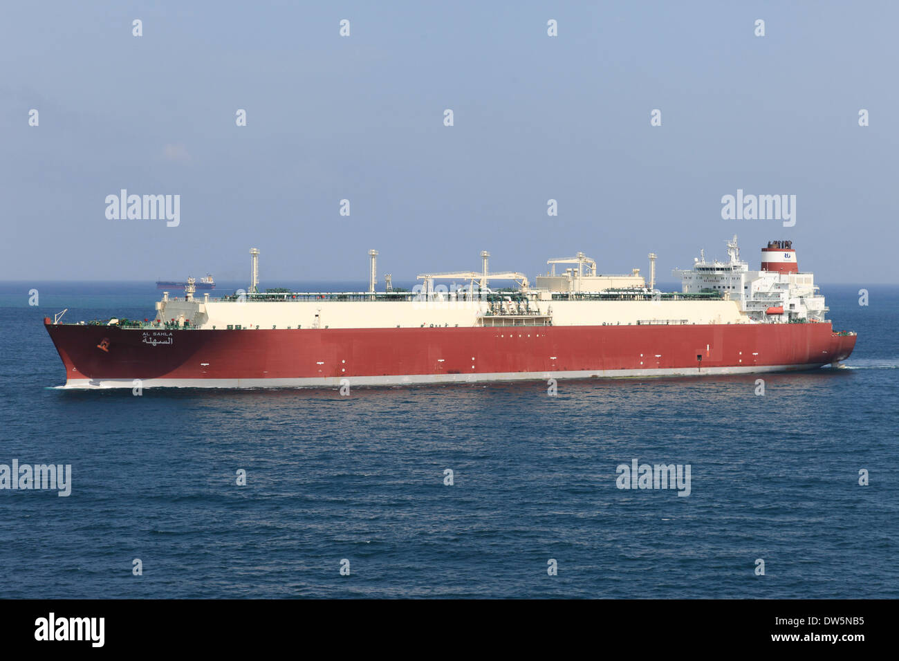 Liquefied natural gas super tanker hi-res stock photography and images ...