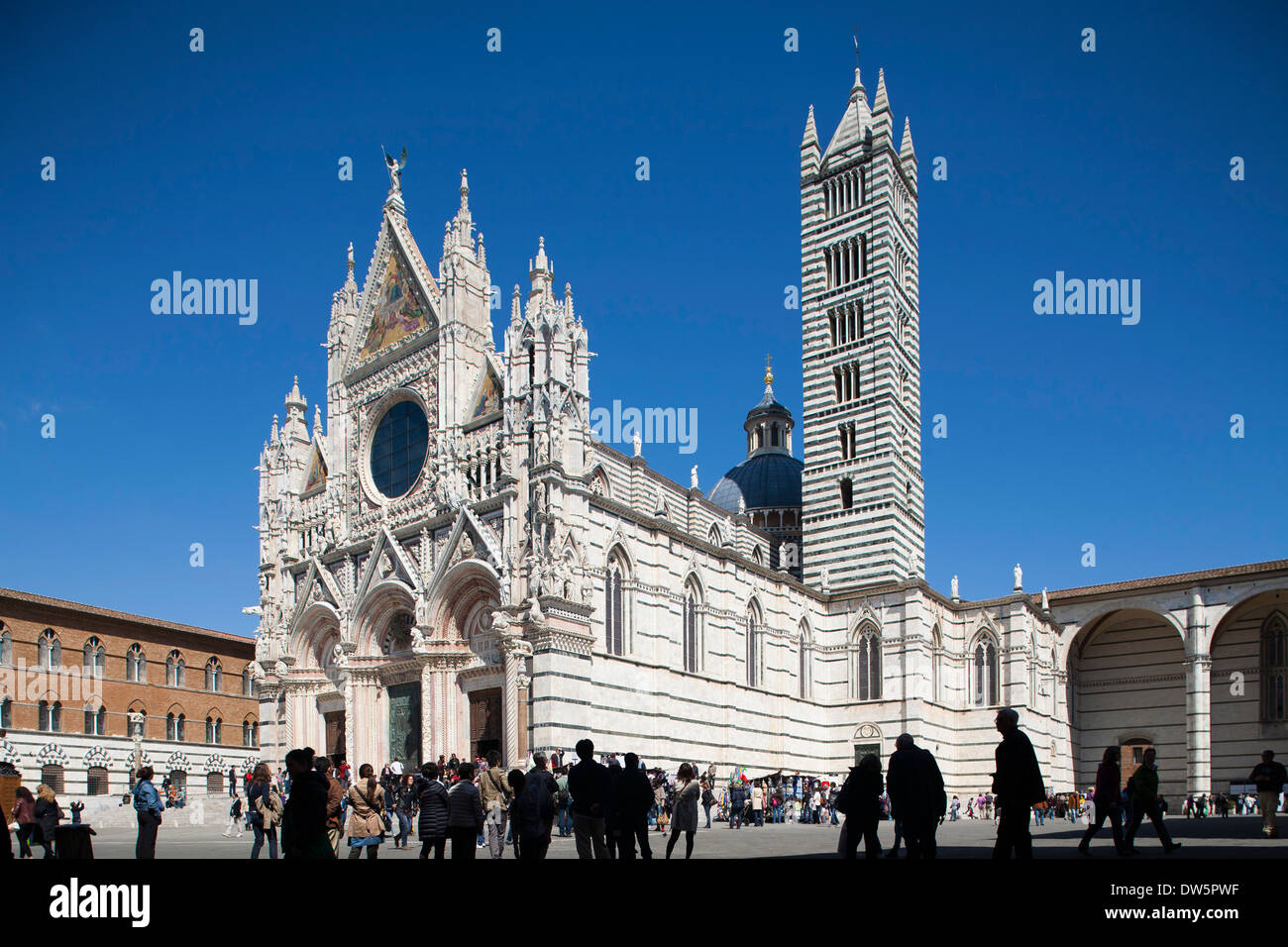 People at siena cathedral hi-res stock photography and images - Alamy