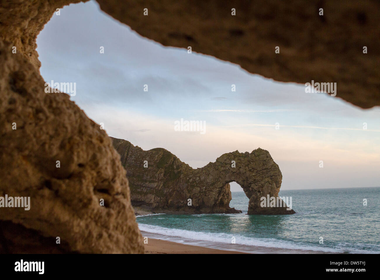 Durdle door limestone arch hi-res stock photography and images - Alamy