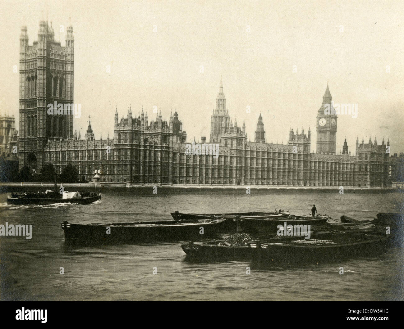 Circa 1920 photograph of the House of Parliament building, London ...