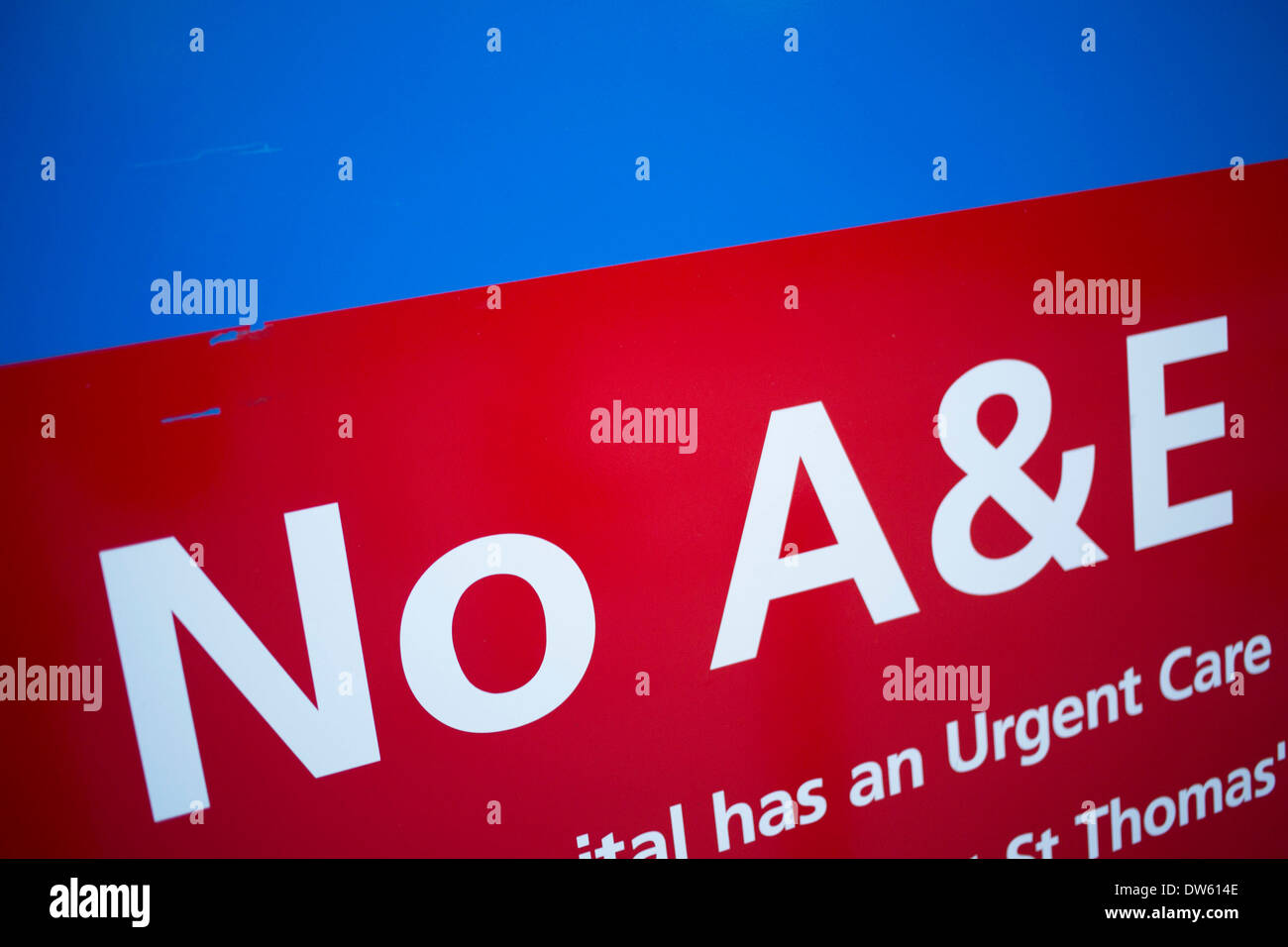 English hospital emergency department sign hi-res stock photography and ...