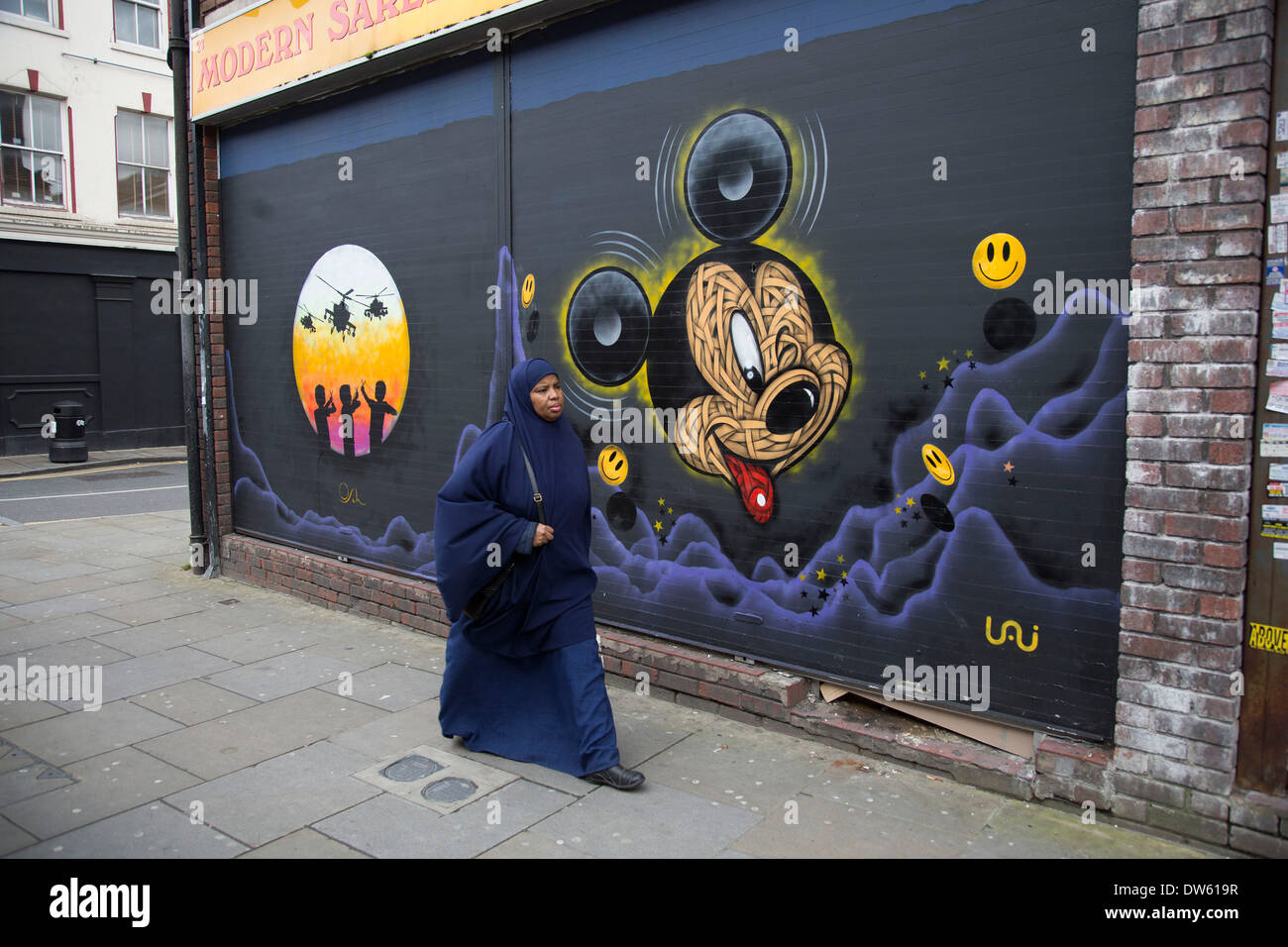 Mickey mouse street art hi-res stock photography and images - Alamy