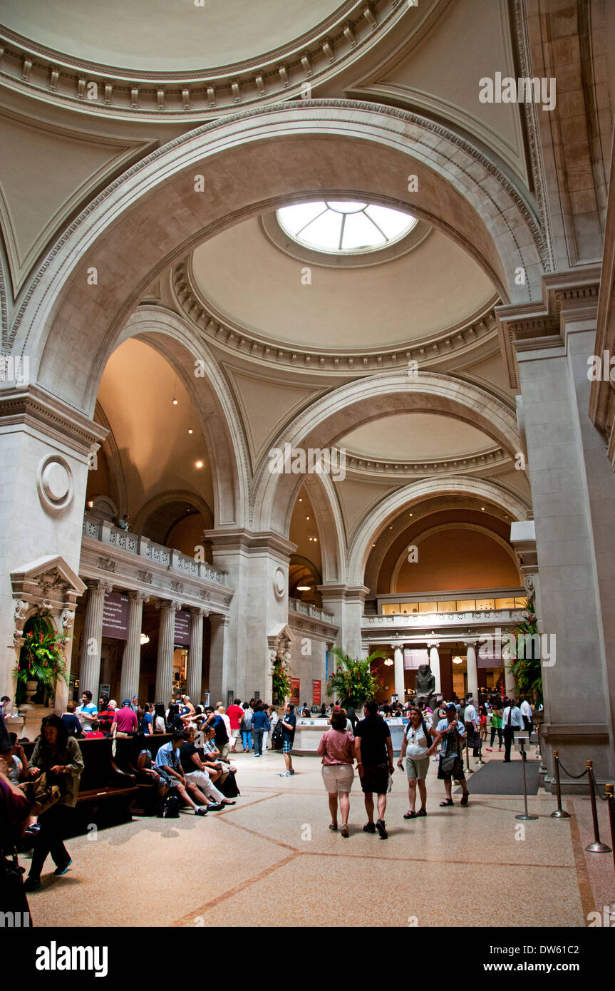 Moma interior hi-res stock photography and images - Alamy