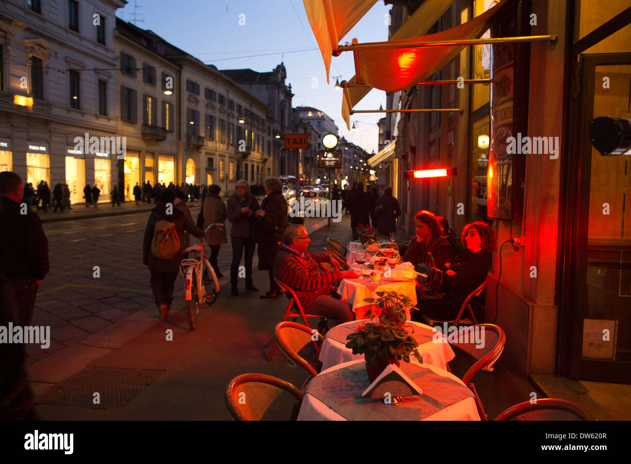 Restaurant milan italy hi-res stock photography and images - Alamy