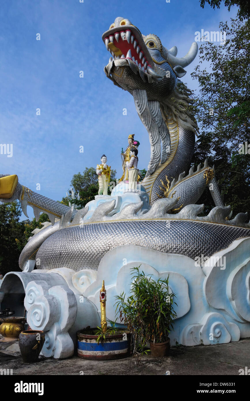 Statue of serpent hi-res stock photography and images - Alamy