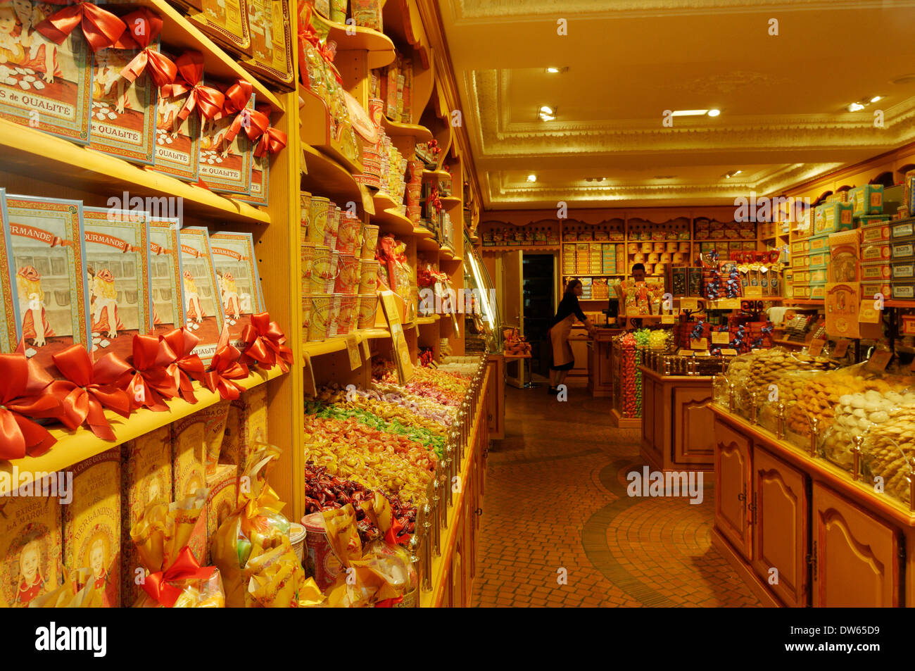 Inside a Parisian sweet shop Stock Photo - Alamy