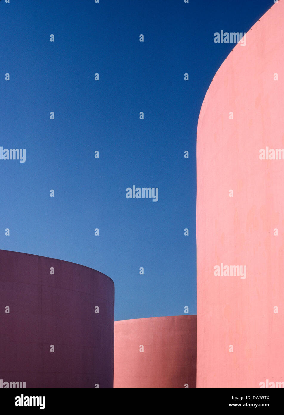 Pink tanks hi-res stock photography and images - Alamy