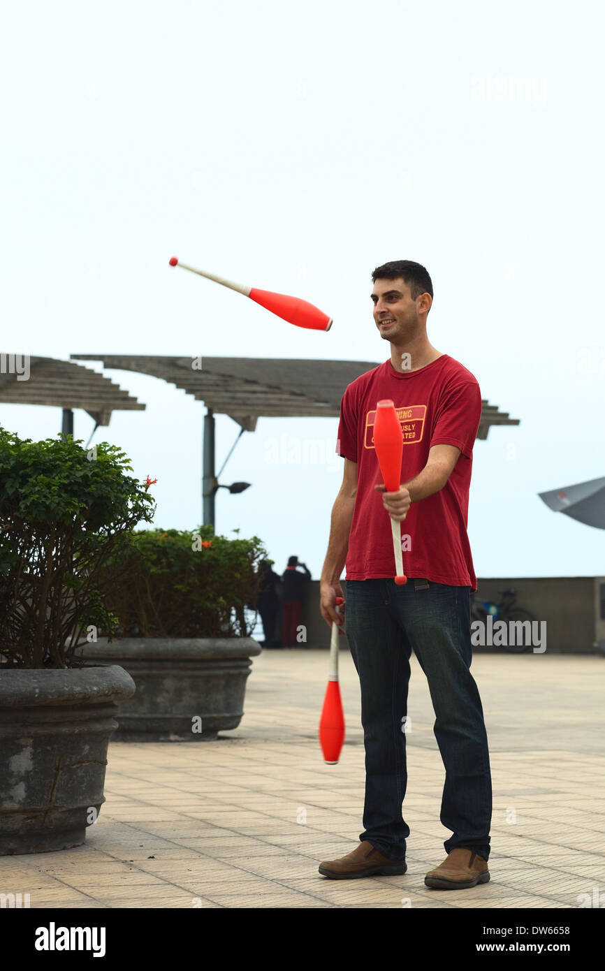 Juggler man hi-res stock photography and images - Alamy