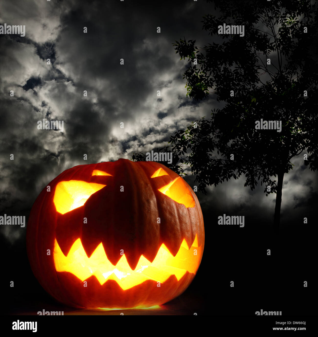 Flaming thunder hi-res stock photography and images - Alamy