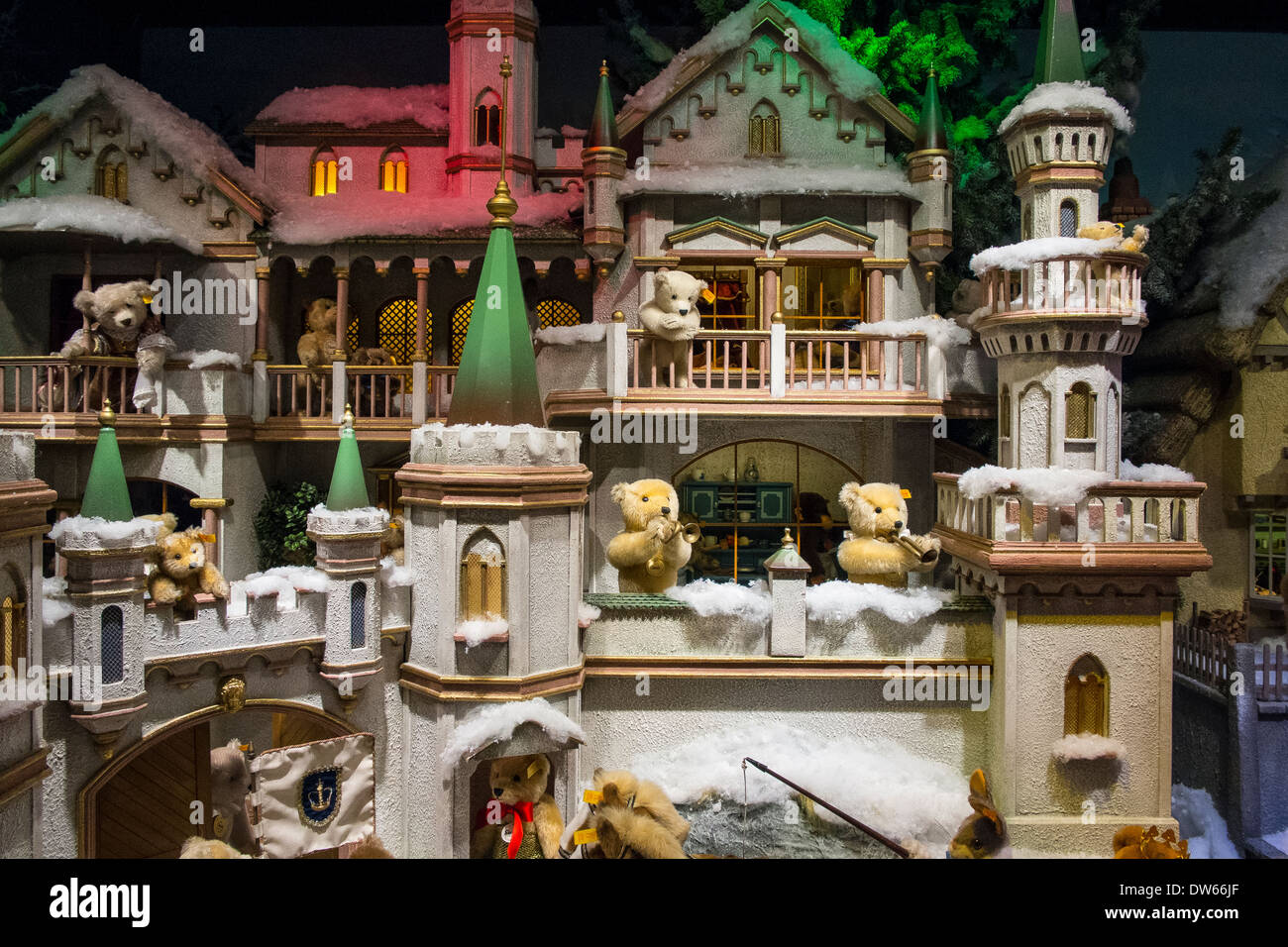 steiff bears xmas christmas shop store display Stock Photo - Alamy