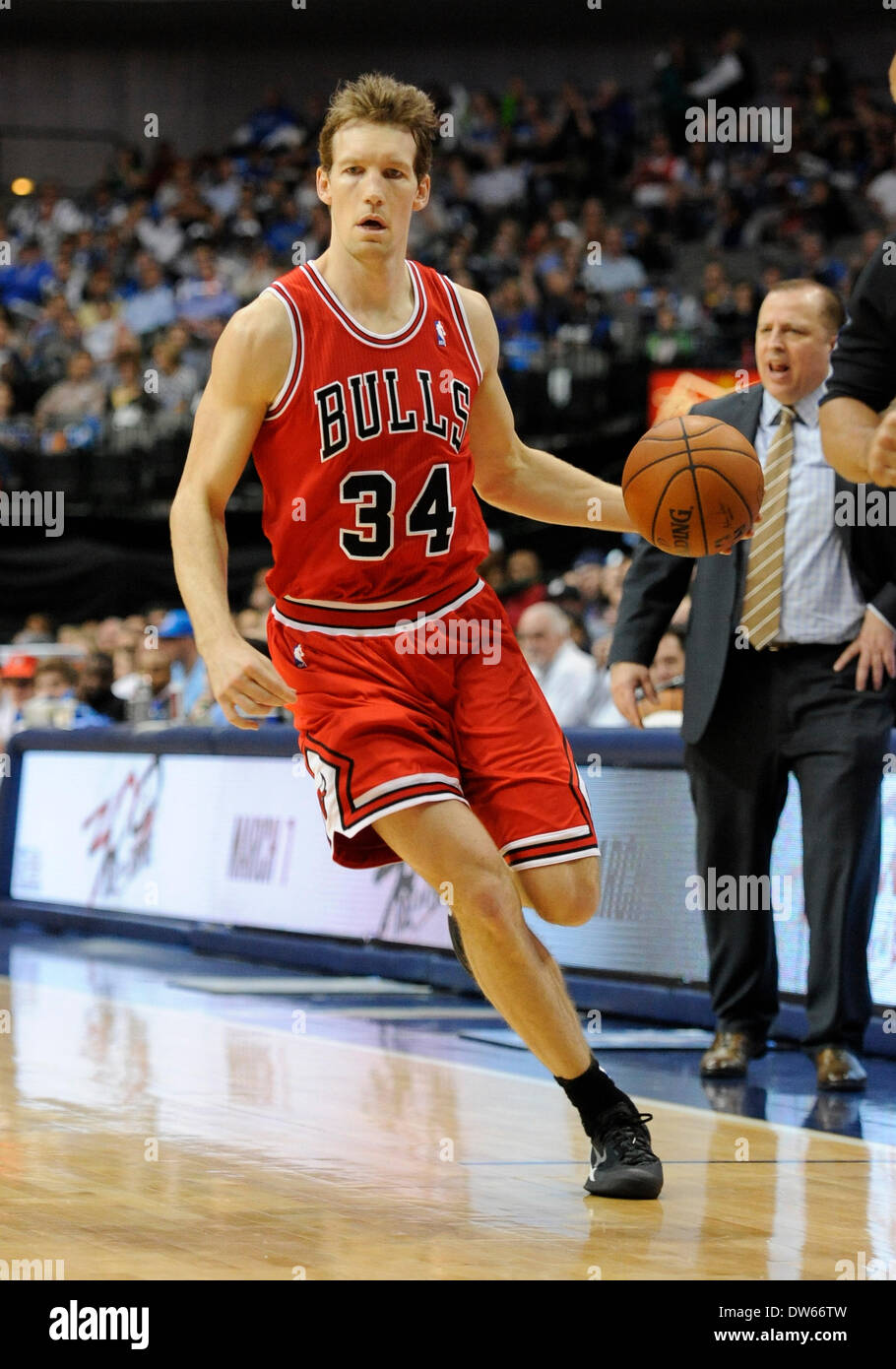 Dallas, USA. 28th Feb, 2014. Chicago Bulls small forward Mike Dunleavy ...