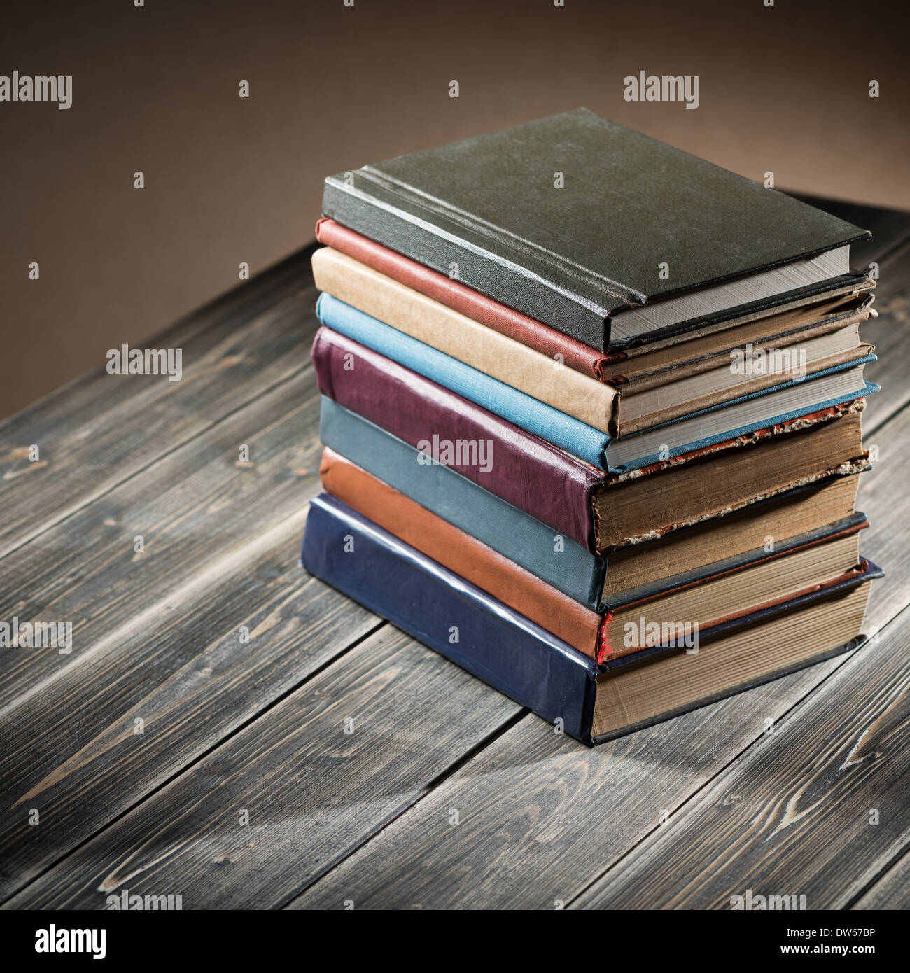 Old books spine table hi-res stock photography and images - Alamy
