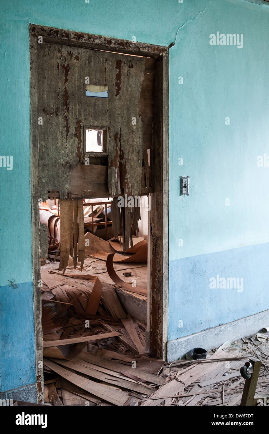 Run Down Hospital Stock Photos & Run Down Hospital Stock Images - Alamy