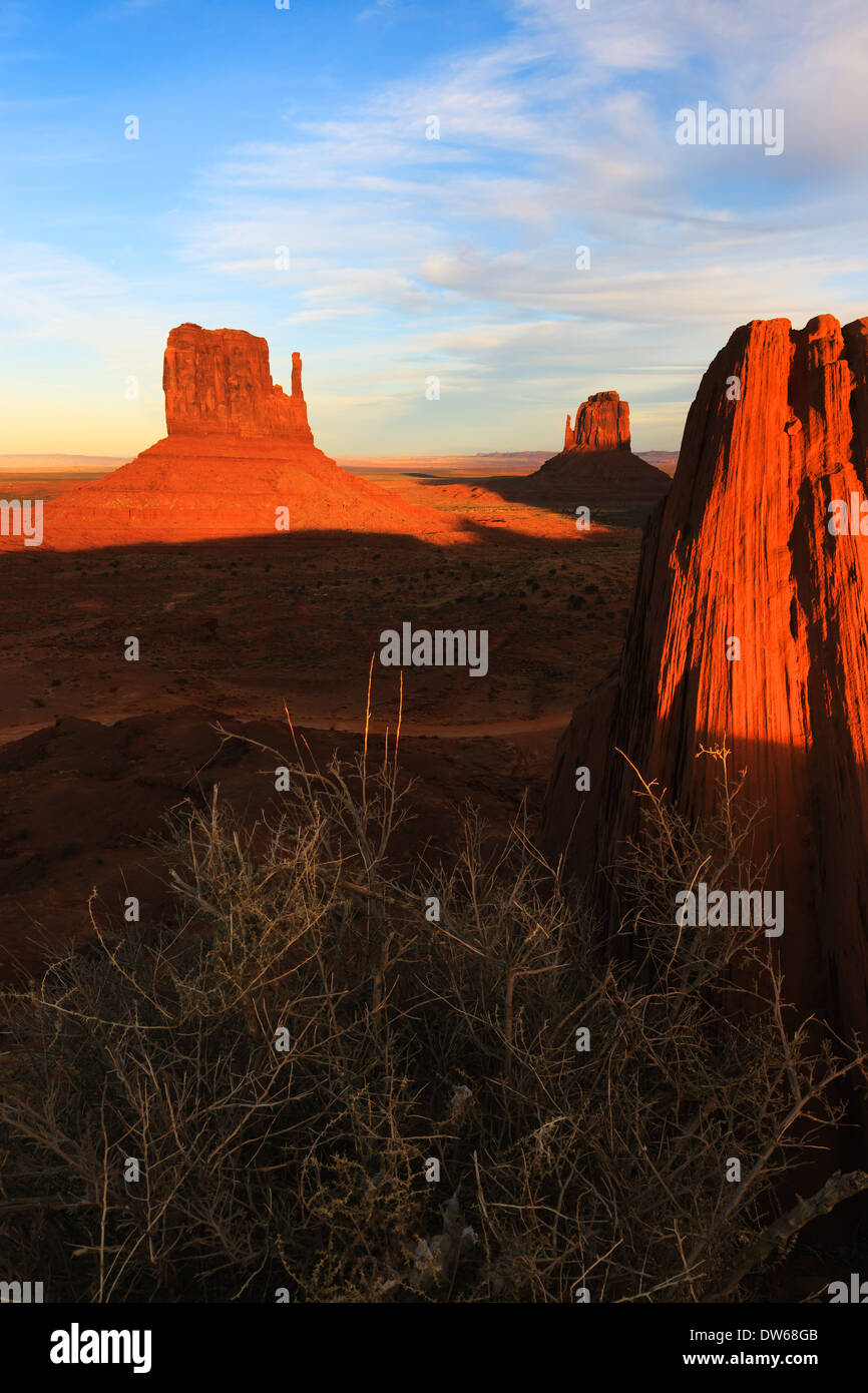 Sunset in Monument Valley Navajo Tribal Park on the border of Utah and ...