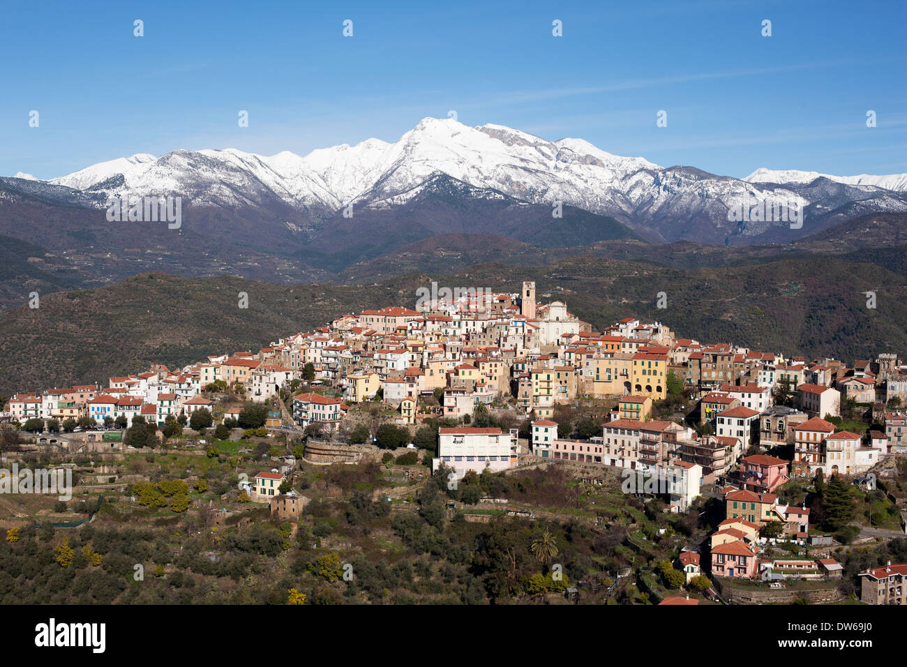 Villaggio Di Montagna High Resolution Stock Photography and Images - Alamy