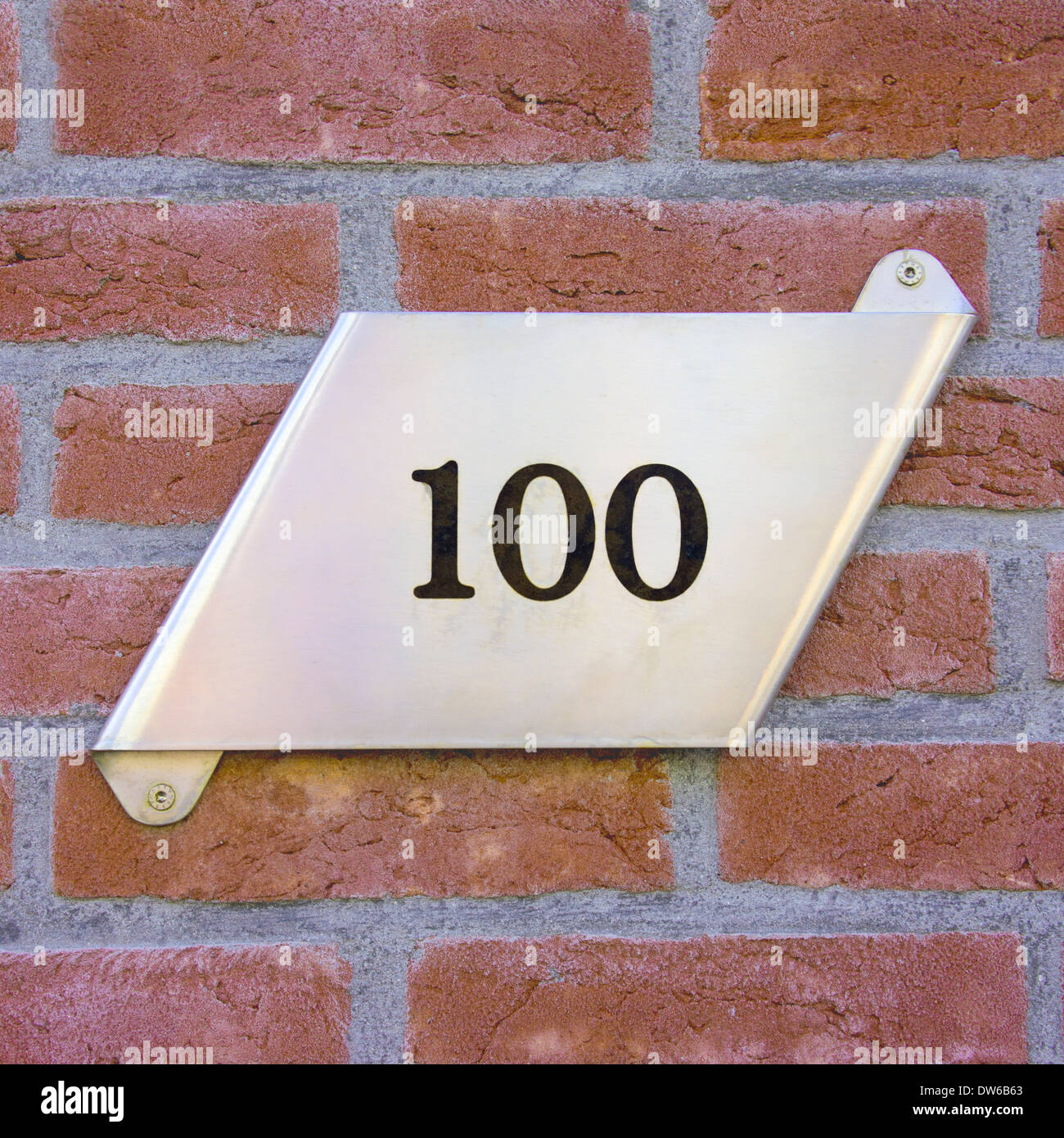 House number 100 hi-res stock photography and images - Alamy