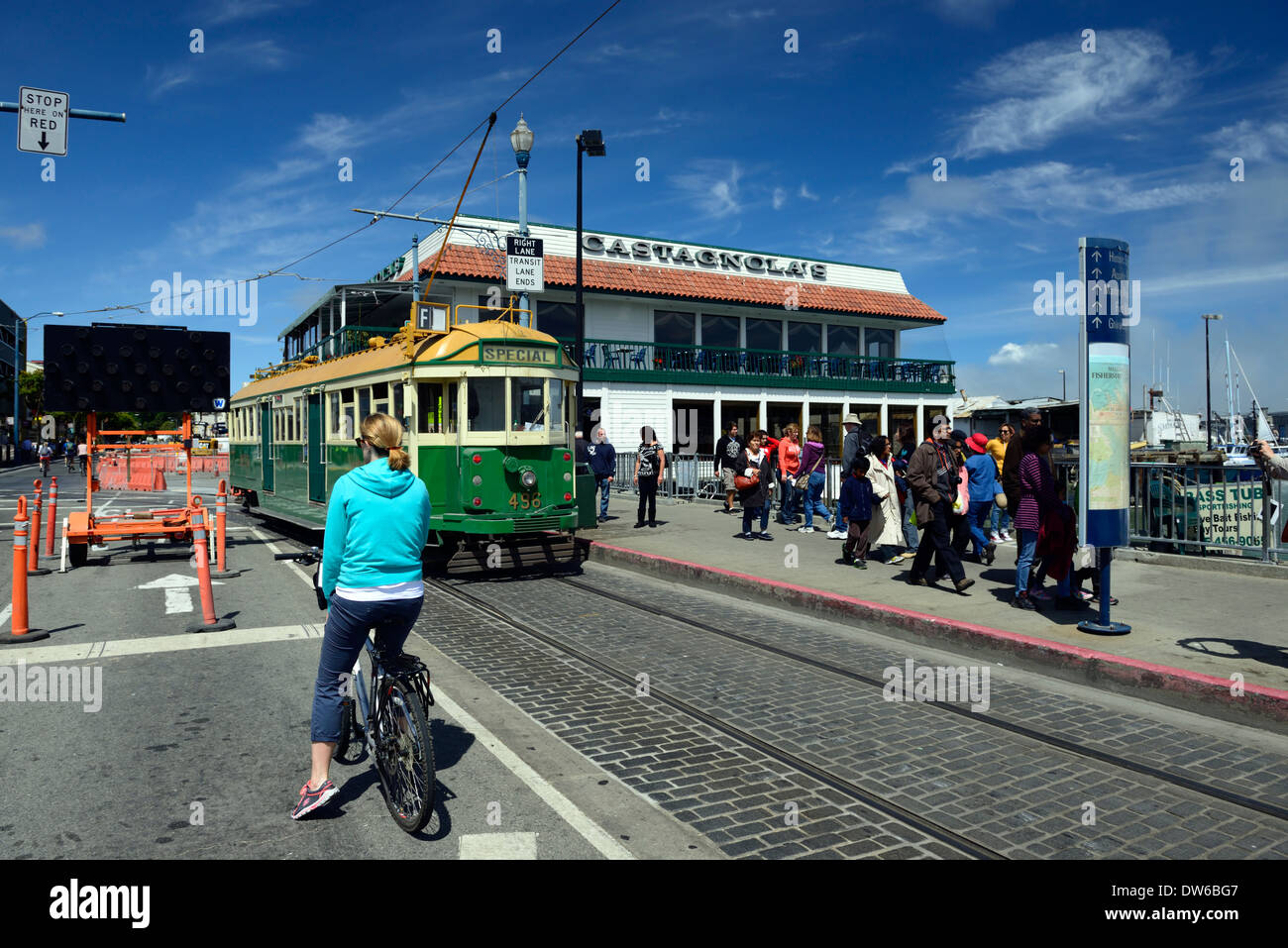 Cyclist by traffic lights hi-res stock photography and images - Alamy
