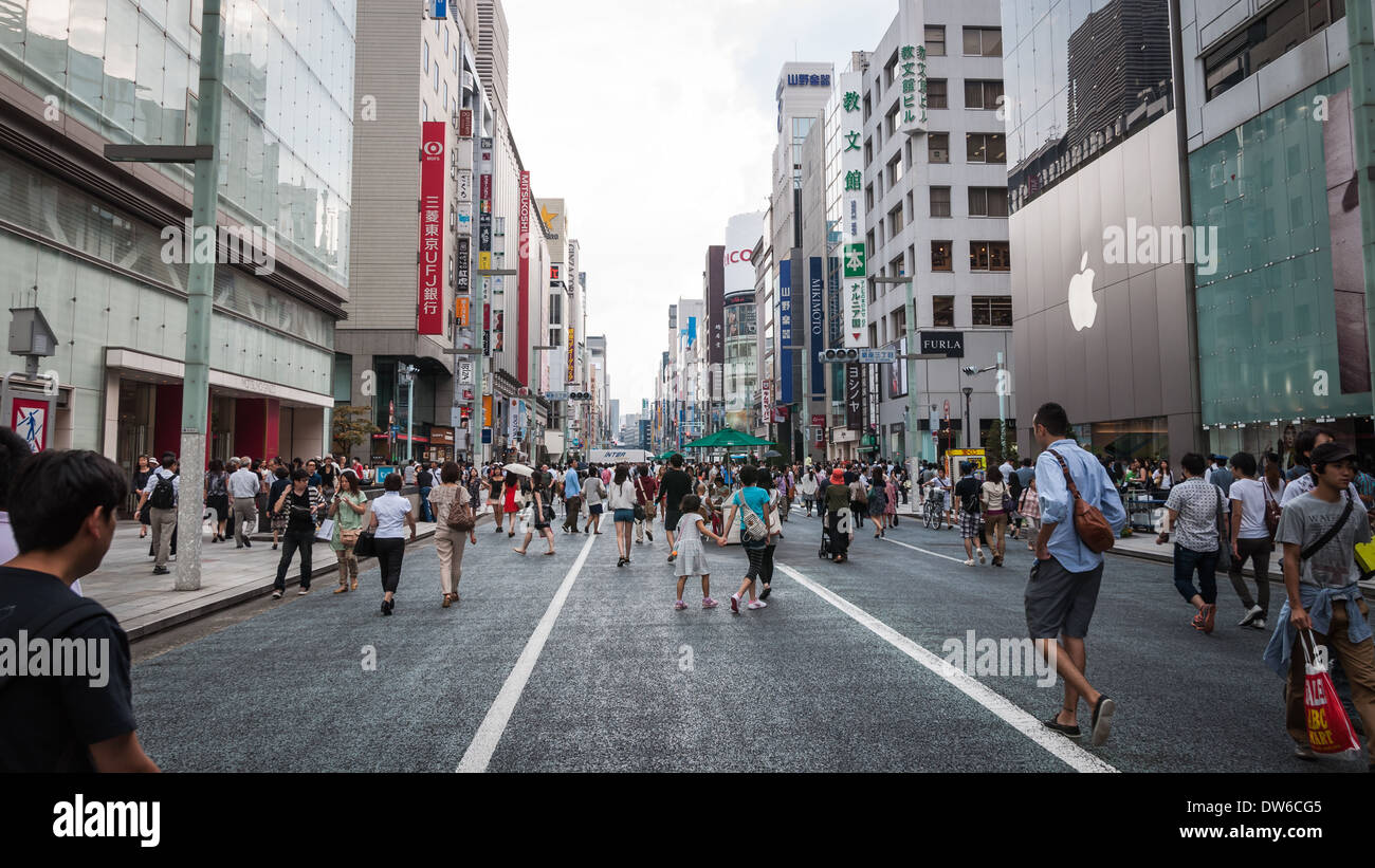 Shopping Mall In Japan Stock Photos & Shopping Mall In Japan Stock ...