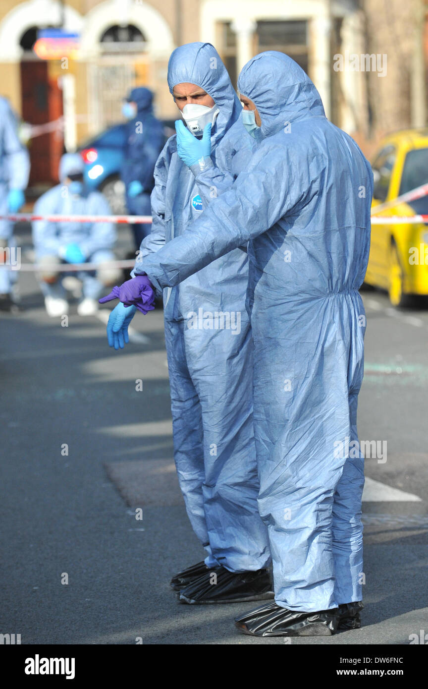 Crime scene suits hi-res stock photography and images - Alamy