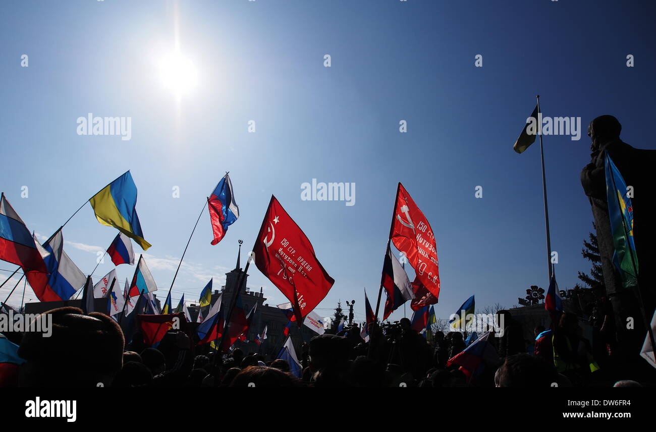 Lugansk, Ukraine. 1st March, 2014. Supporters of the old regime rally ...