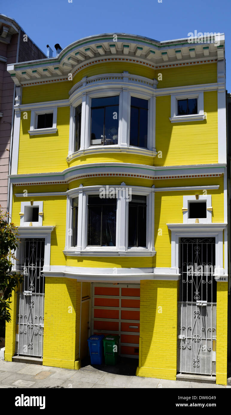Yellow victorian house hi-res stock photography and images - Alamy