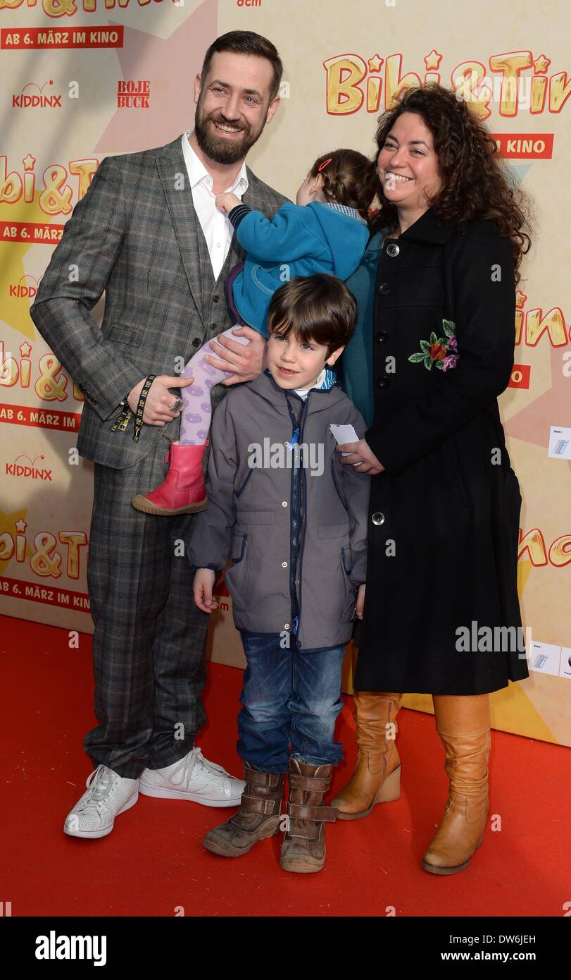 The musician Buerger Lars, the achtress Turkiz Talay and her children ...