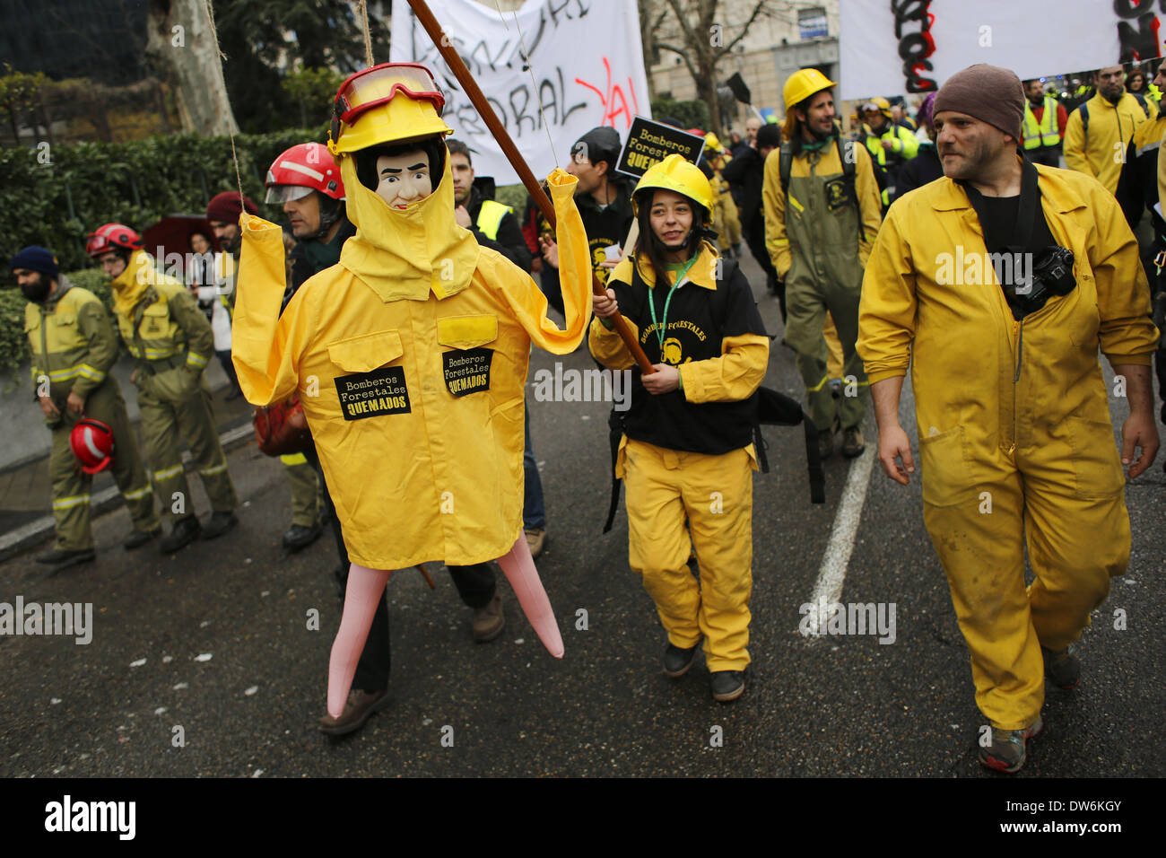 2014 fire fighters hi-res stock photography and images - Alamy