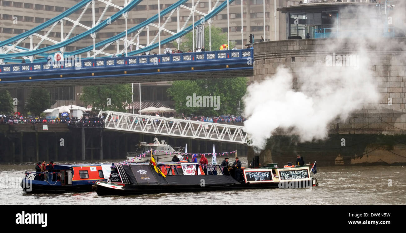 Steam barge hi-res stock photography and images - Alamy