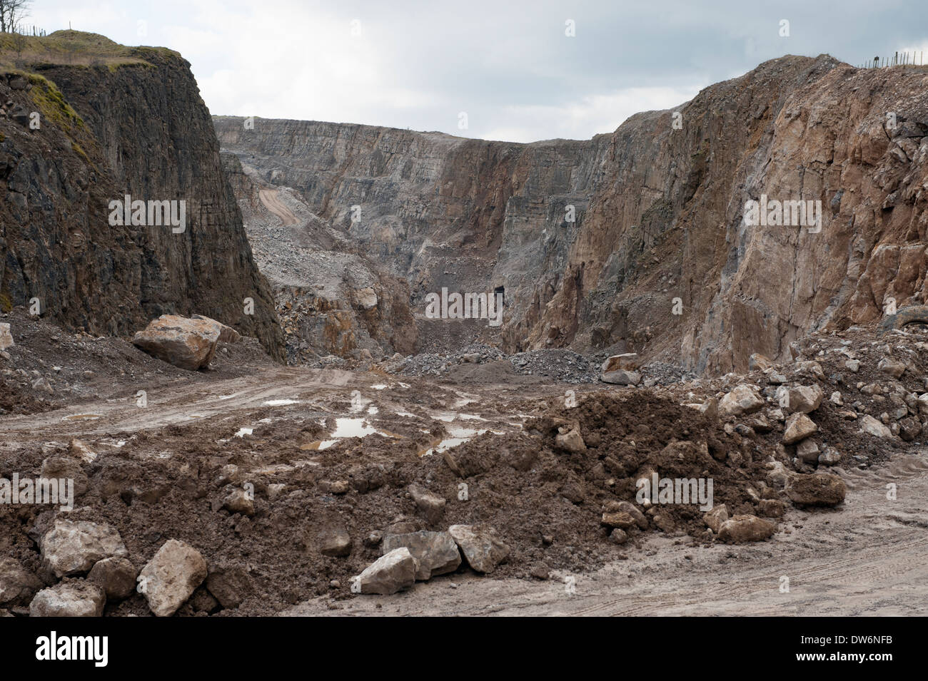 Quarrying hi-res stock photography and images - Alamy