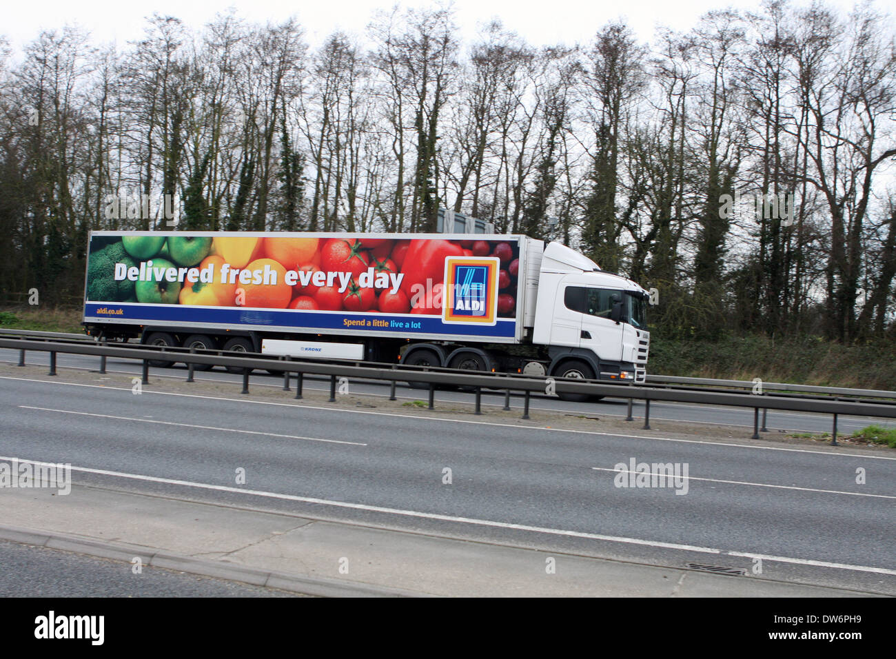 Aldi lorry hi-res stock photography and images - Alamy