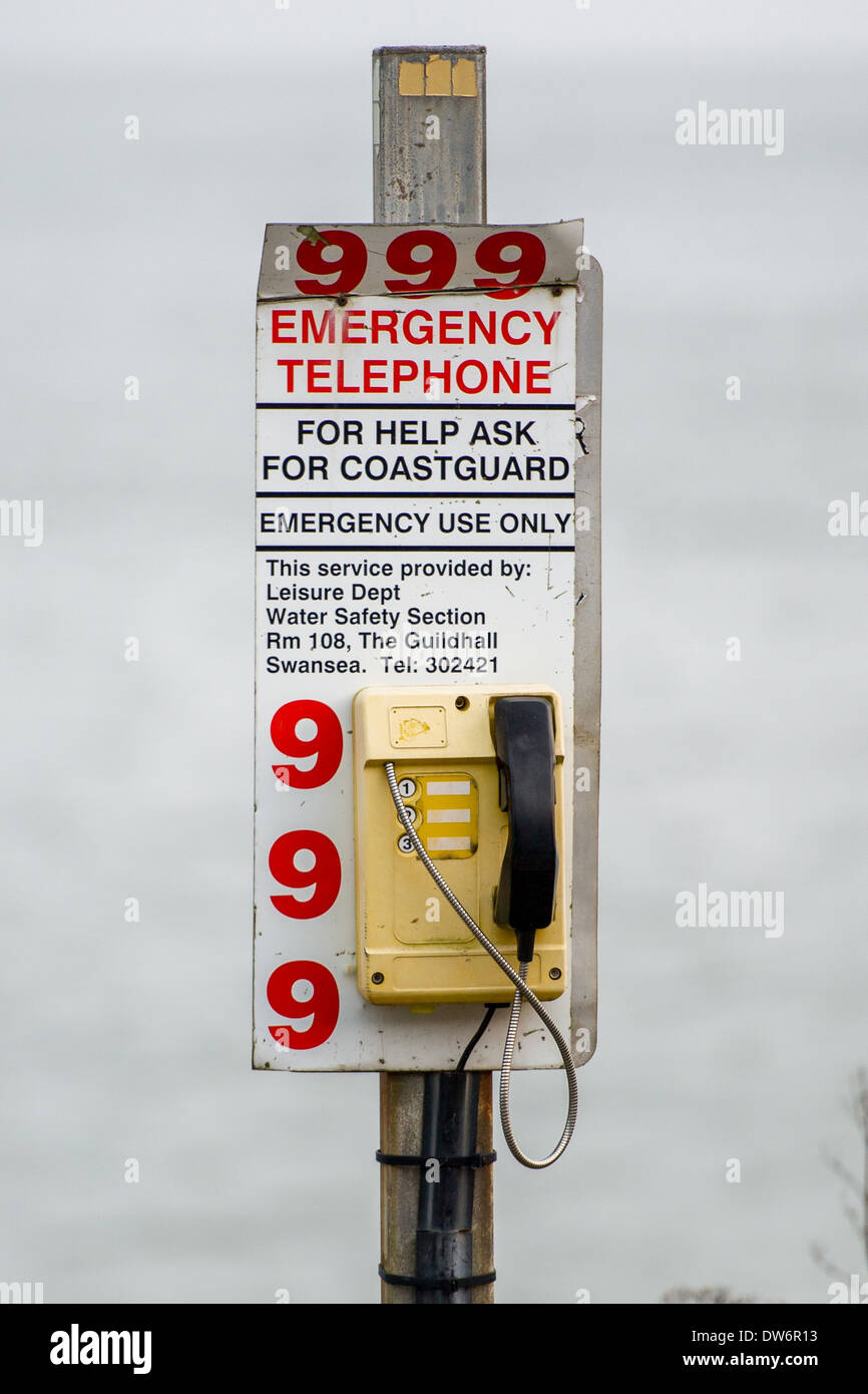 999 phone emergency hi-res stock photography and images - Alamy