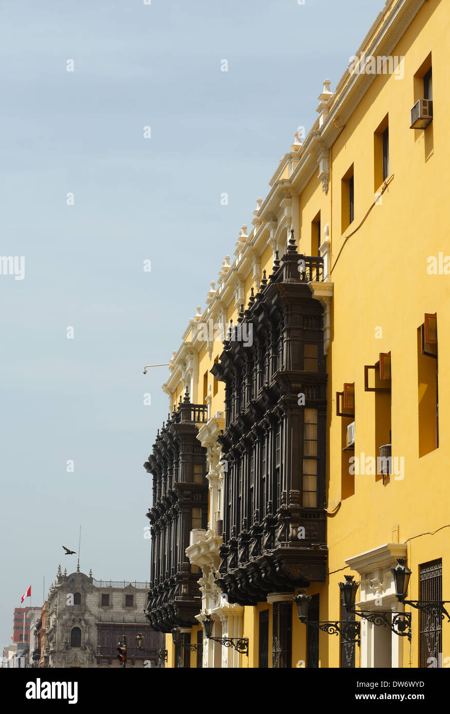 Peruvian building hi-res stock photography and images - Alamy