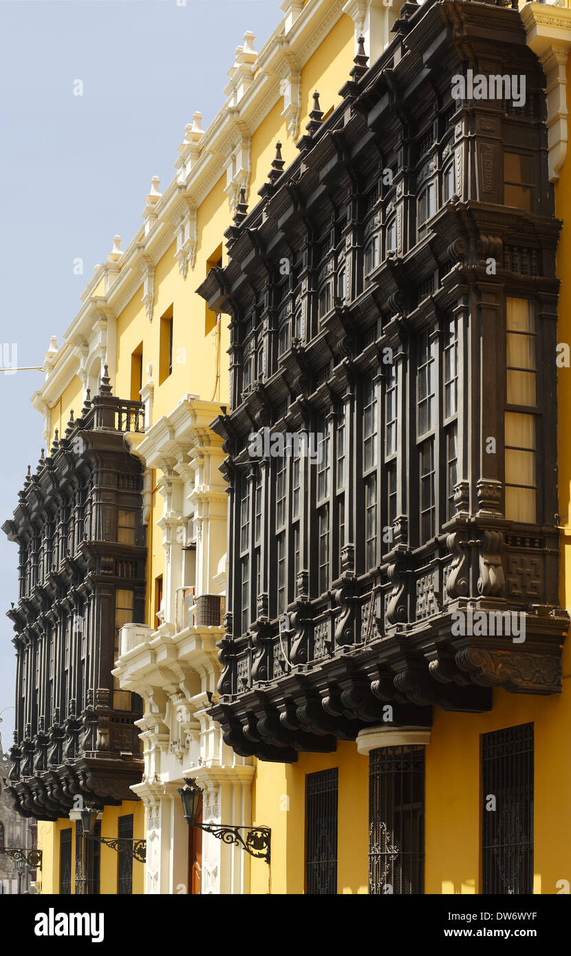 Peruvian building hi-res stock photography and images - Alamy