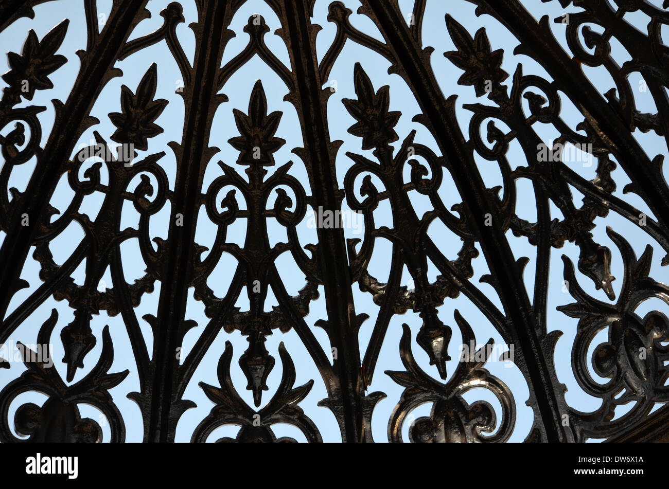 Cast iron canopy drinking fountain hi-res stock photography and images ...