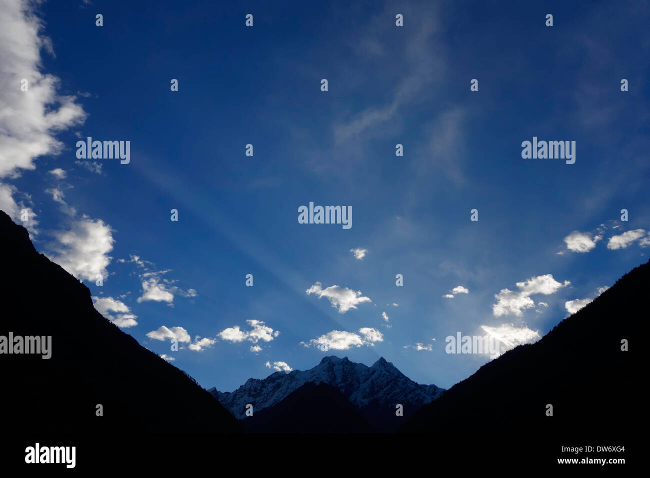 Sun rays on himalaya hi-res stock photography and images - Alamy