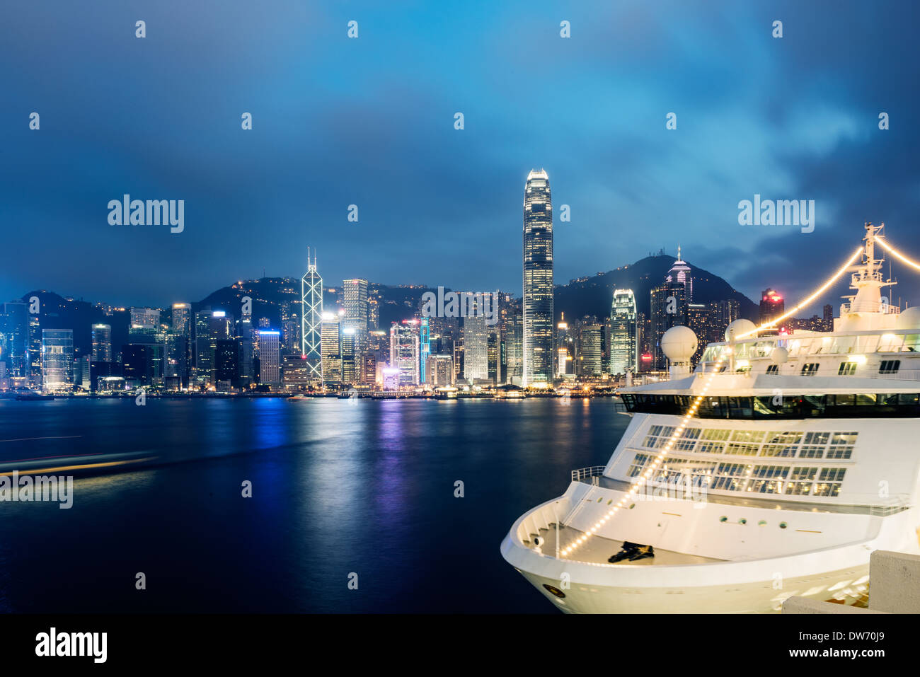 Hong Kong skyline at night Stock Photo - Alamy