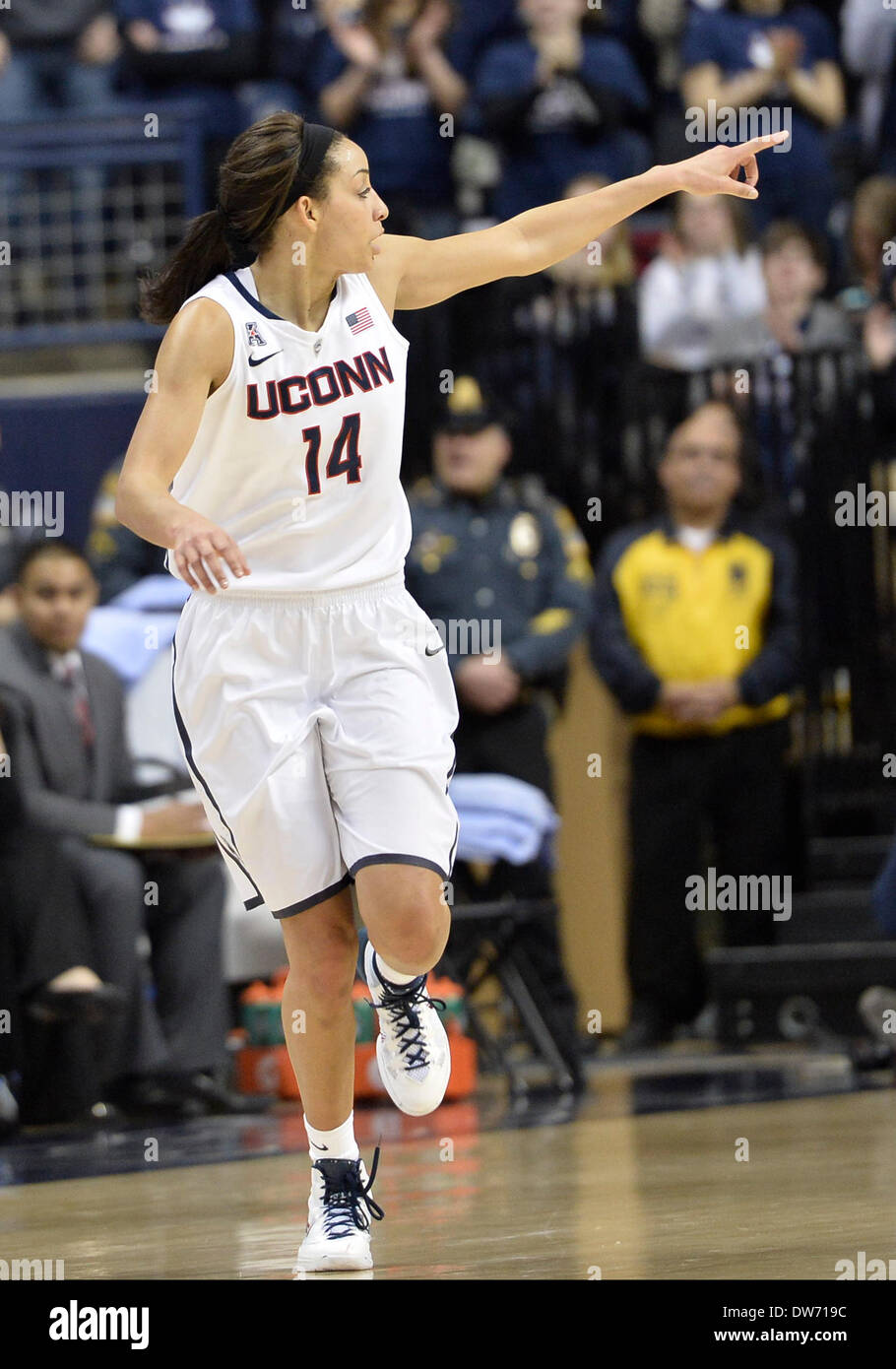Storrs, CT, USA. 1st March 2014. UConn huskies guard Bria Hartley (14 ...
